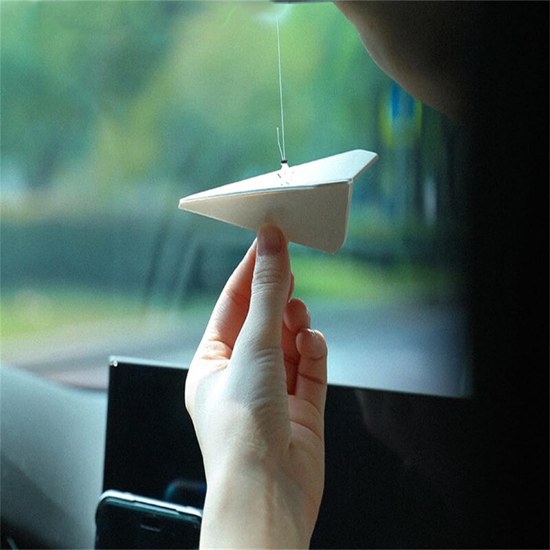 Odorizant auto suspendat cu avioane de hartie, decoratiuni suspendate ...