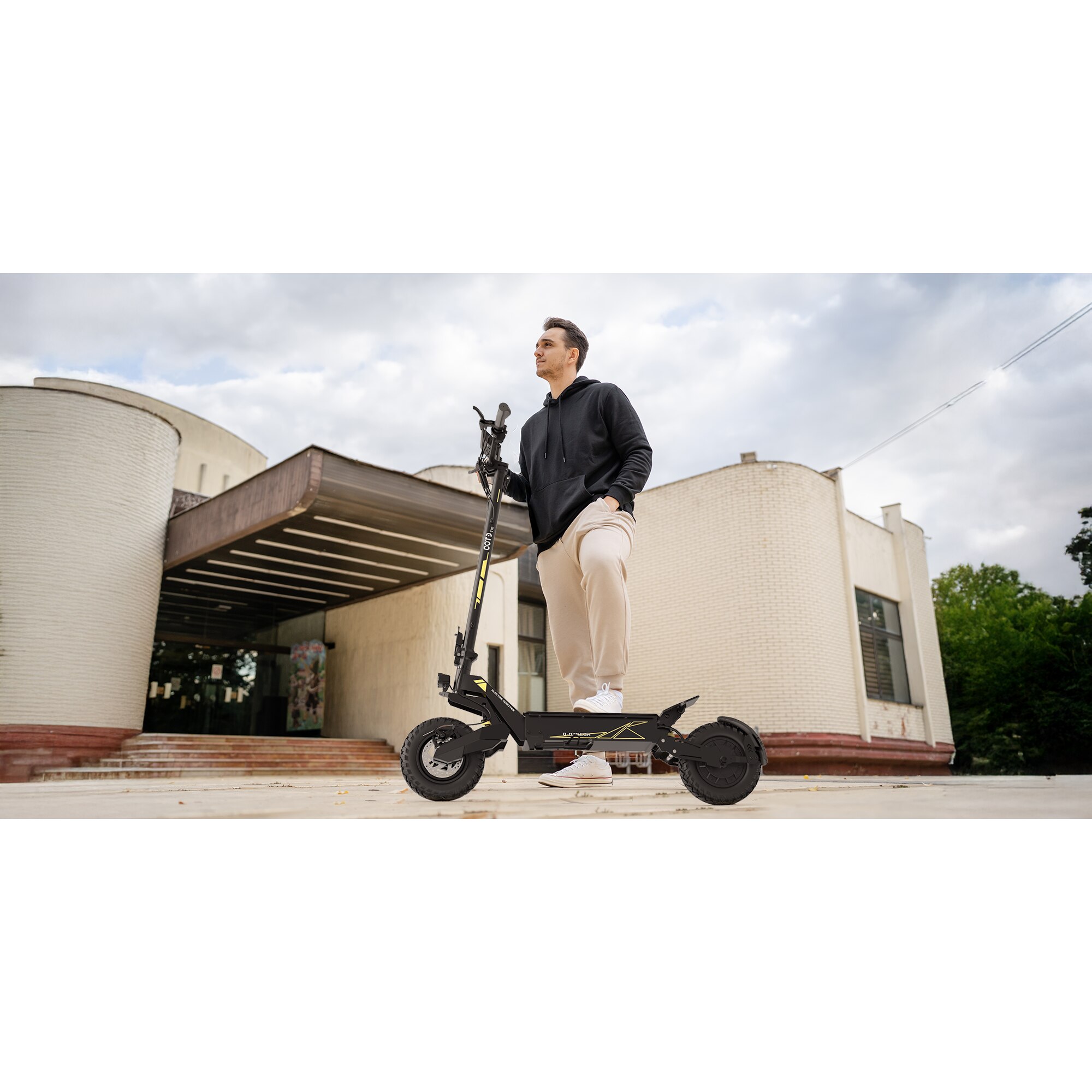 Trotineta electrica OOTD T10, viteza maxima de 50 km/h, distanta maxima ...