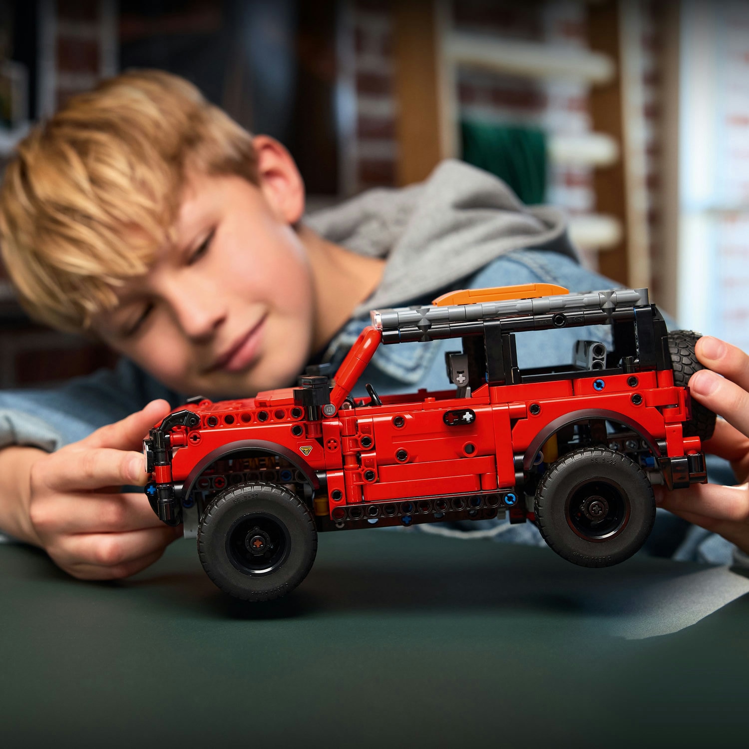 LEGO® Technic - SUV Ford Bronco® 42213, 943 piese - eMAG.ro