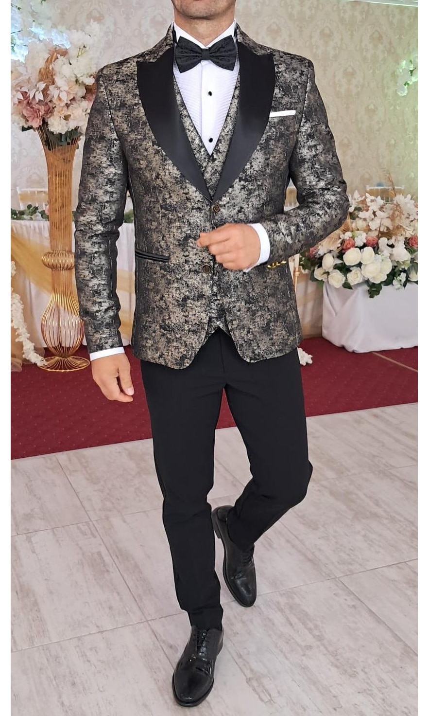 Costum barbat, Sunt Romanesc, slim fit, de ceremonie, sacou negru auriu ...