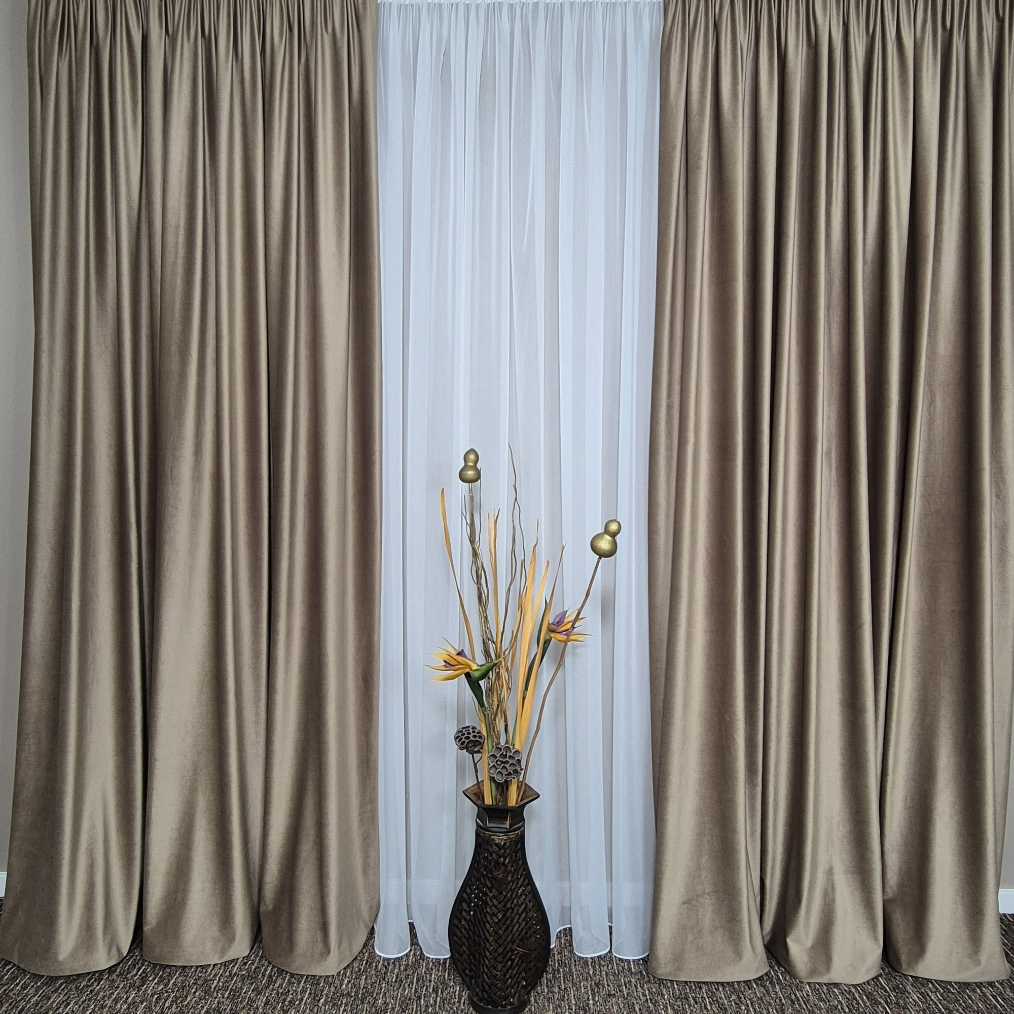 Set 2 draperii catifea lux MASTEL 2x100x245cm culoare bej confectionate ...