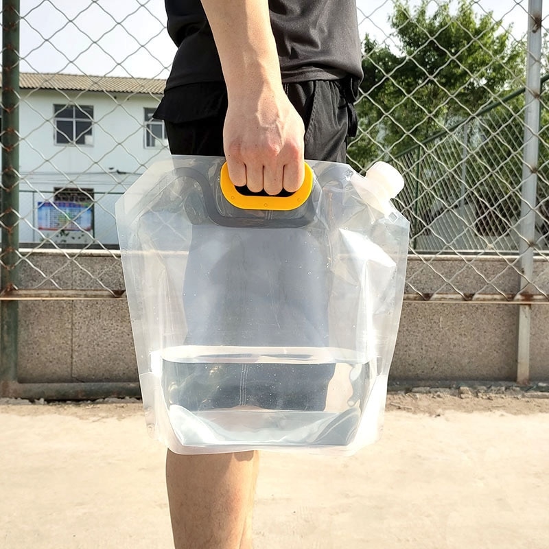 Punga de apa pliabila transparenta din plastic, capacitate mare 5L ...