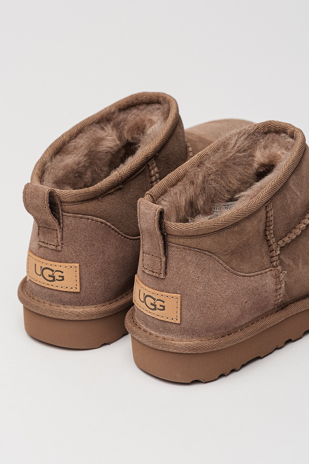 UGG, Ghete slip-on de piele intoarsa cu finisaj rezistent la apa ...