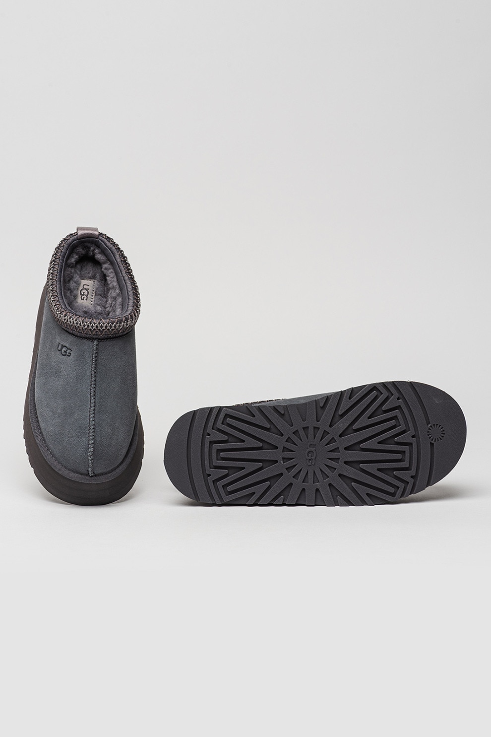UGG, Saboti din piele intoarsa cu model uni Tazz, Gri inchis, 5 - eMAG.ro