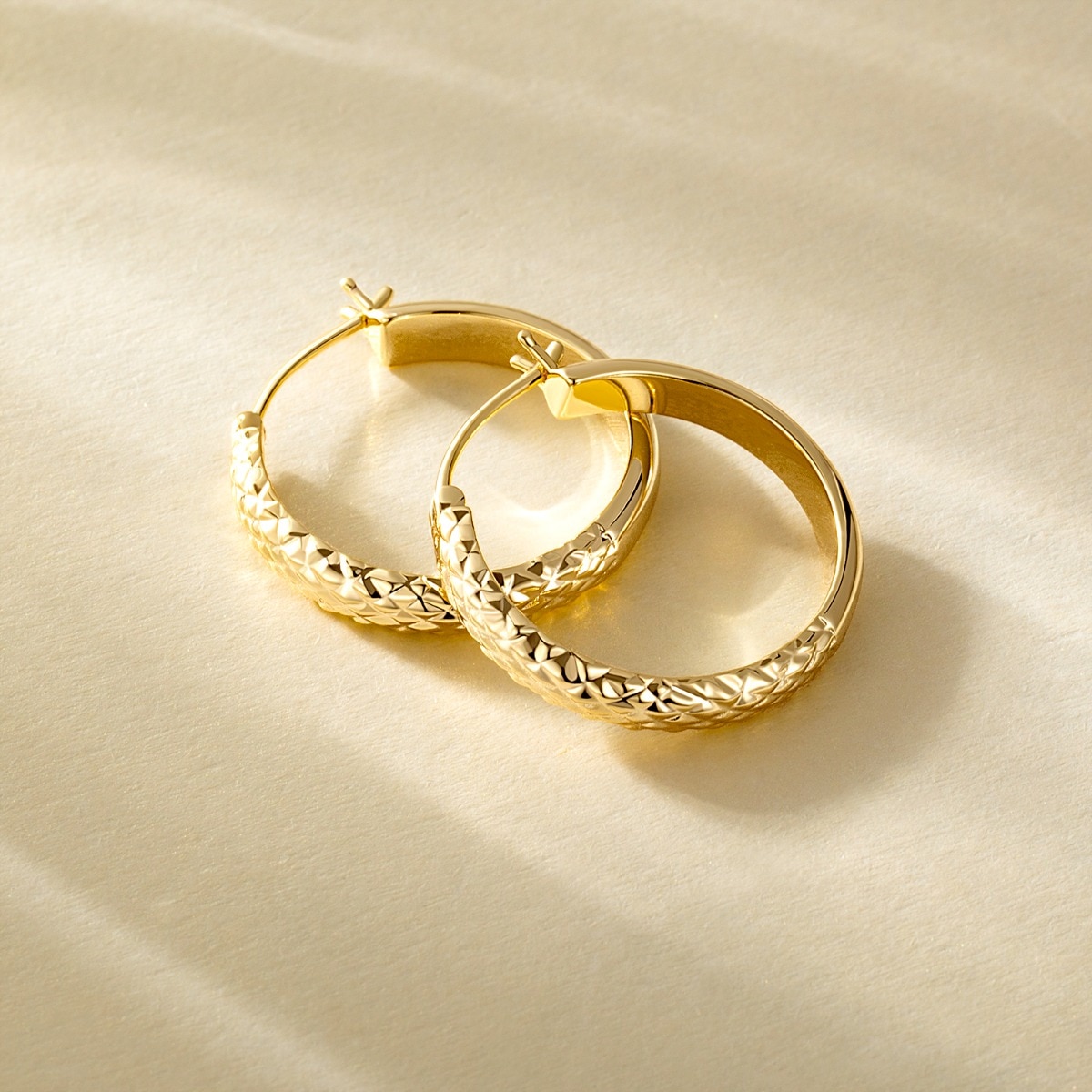 Cercei aur rotunzi 14K cu textura diamant cercei aur dama eleganti ...