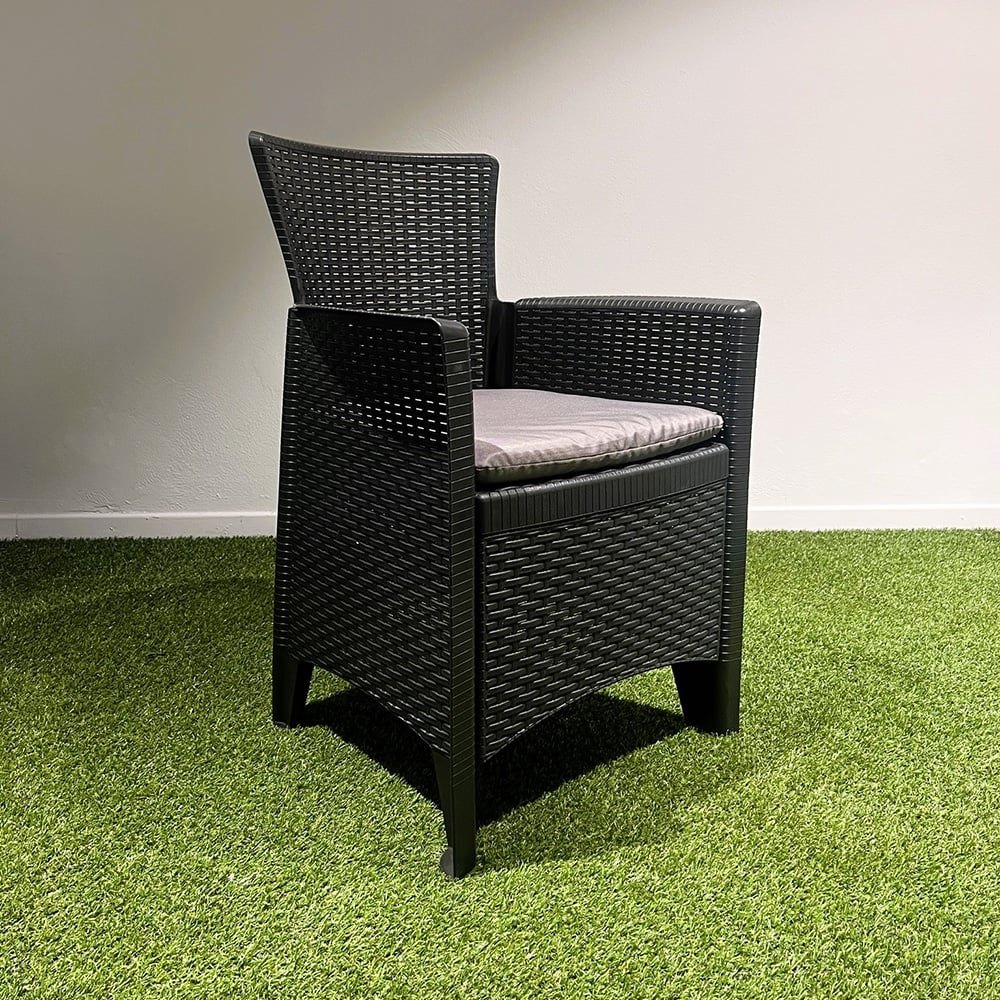 Set mobilier de gradina - terasa cu 2 fotolii cu perne si masa, aspect ...